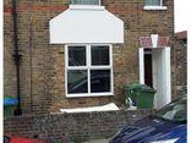 4 Bedrooms End terrace house for rent in Troughton Road, London SE7