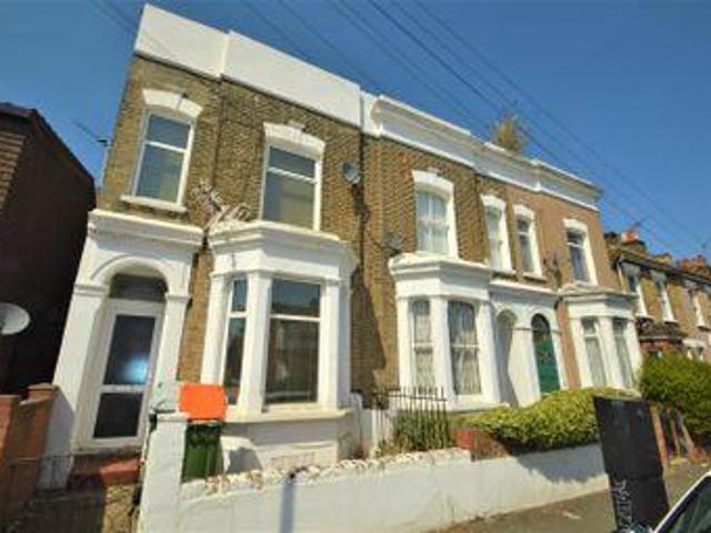 4 Bedrooms End terrace house for rent in Vicarage Road, London E15