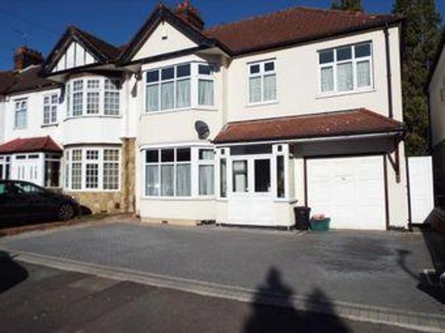 4 Bedrooms End terrace house for sale in Barkingside, Essex IG6