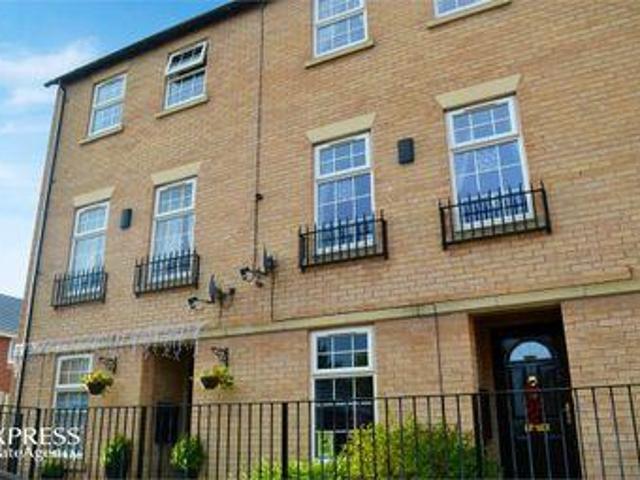4 Bedrooms End terrace house for sale in Carlton Gate Drive, Kiveton Park, Sheffield, South Yorkshire S26