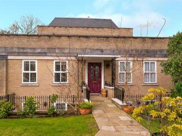4 Bedrooms End terrace house for sale in Claybury Hall, Regents Drive, Woodford Green IG8