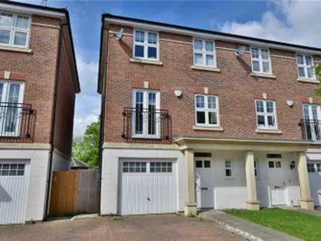4 Bedrooms End terrace house for sale in Colnhurst Road, Watford, Hertfordshire WD17