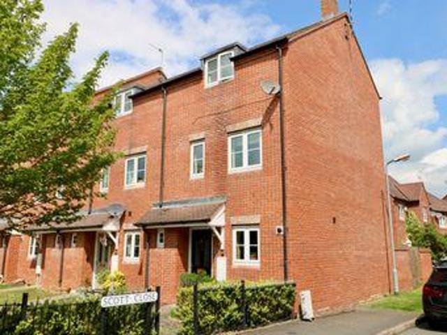 4 Bedrooms End terrace house for sale in Congreve Way, Stratford Upon Avon CV37