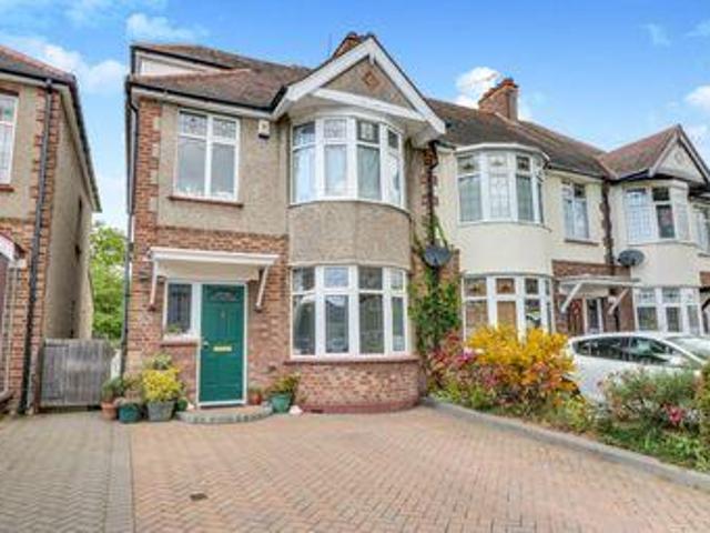 4 Bedrooms End terrace house for sale in Flemming Crescent, Leigh On Sea, Essex SS9