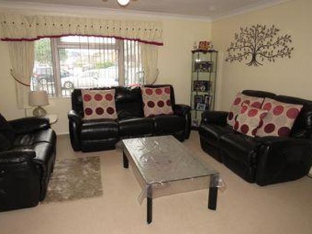 4 Bedrooms End terrace house for sale in Goodman Park, Slough SL2