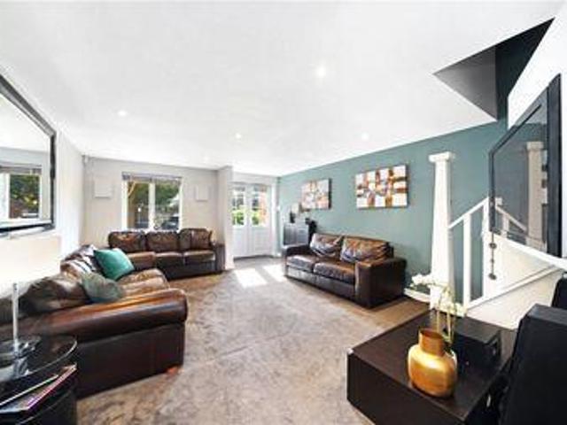 4 Bedrooms End terrace house for sale in Honeyman Close, London NW6