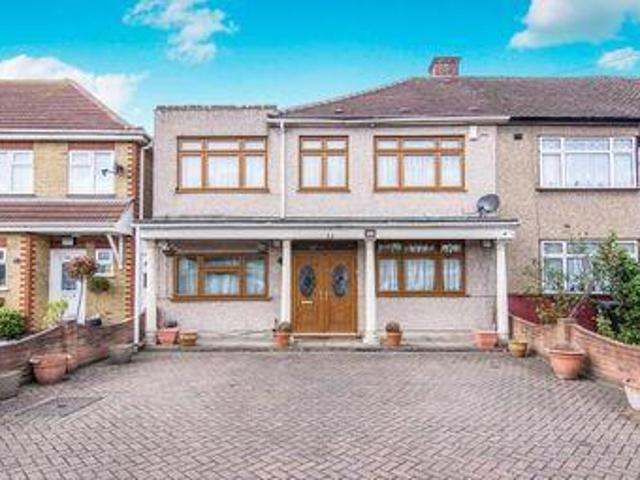 4 Bedrooms End terrace house for sale in Romford, Havering, United Kingdom RM7