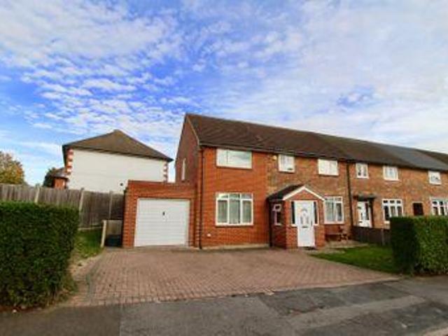 4 Bedrooms End terrace house for sale in Sylvester Gardens, Ilford IG6