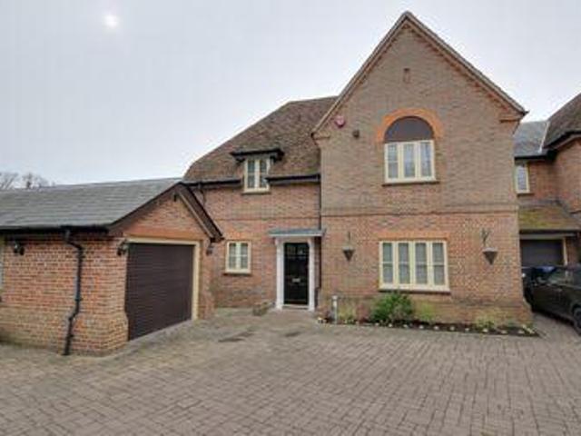 4 Bedrooms End terrace house for sale in The Ridgeway, Enfield EN2