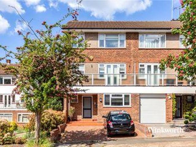 4 Bedrooms End terrace house for sale in Wickliffe Avenue, Finchley, London N3