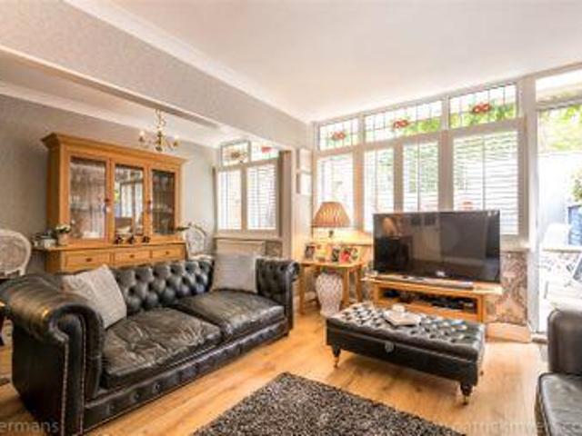 4 Bedrooms End terrace house for sale in wood Close, London SW2