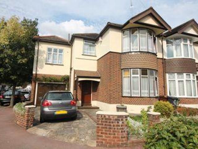 4 Bedrooms End terrace house for sale in Woodbridge Road, Barking, Essex IG11