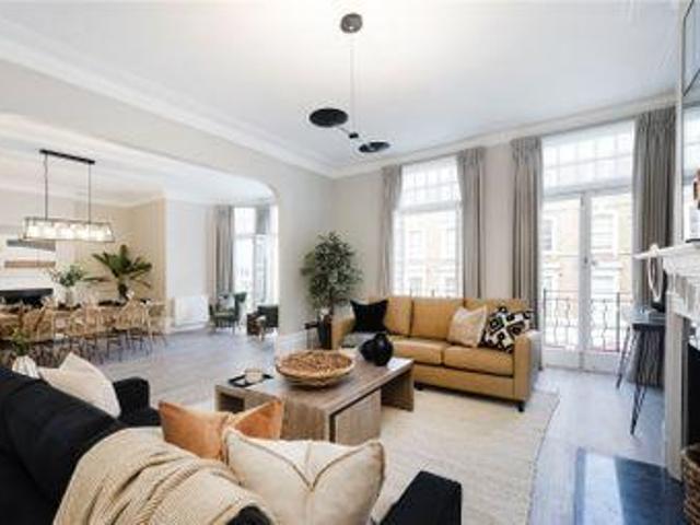 4 Bedrooms Equestrian property for rent in St Georges Court, Gloucester Road, London SW7