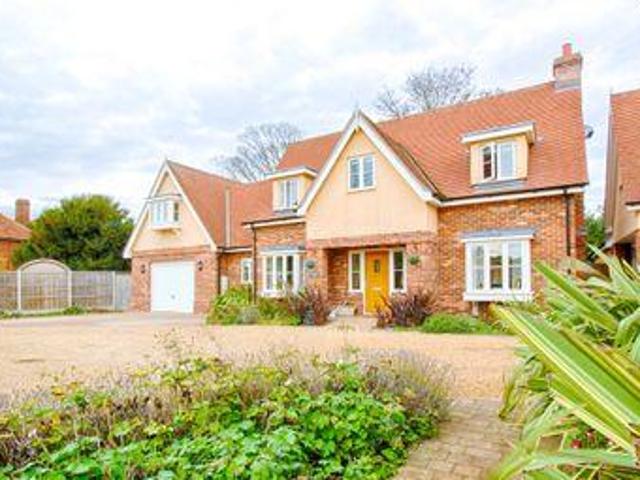 4 Bedrooms Farmhouse for sale in Colchester Road, St Osyth CO16