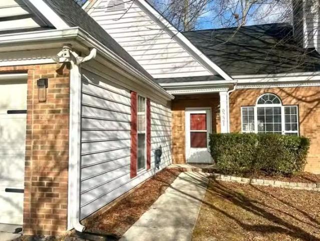 4 Bedrooms, Fenced Yard, 2 Car Garage, Fresh Paint 6221 Breit.
