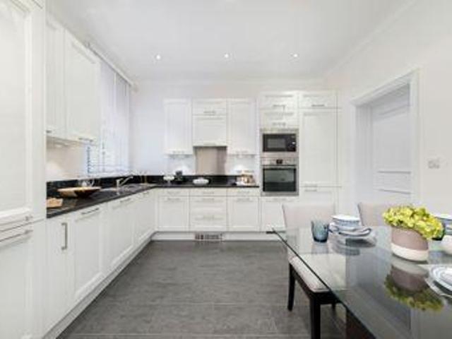 4 Bedrooms Flat for rent in 42 47 Gloucester Road, London SW7