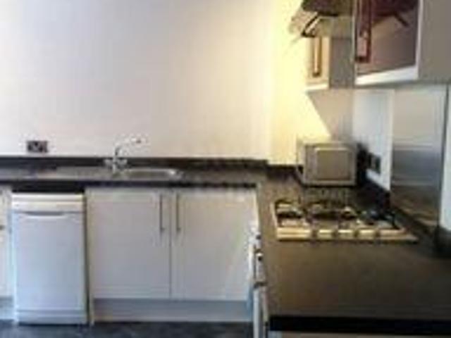 4 Bedrooms Flat for rent in 5 Fitzalan Square, Sheffield, South Yorkshire S1