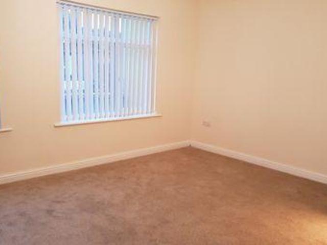 4 Bedrooms Flat for rent in Coton Lane, Erdington, Birmingham B23