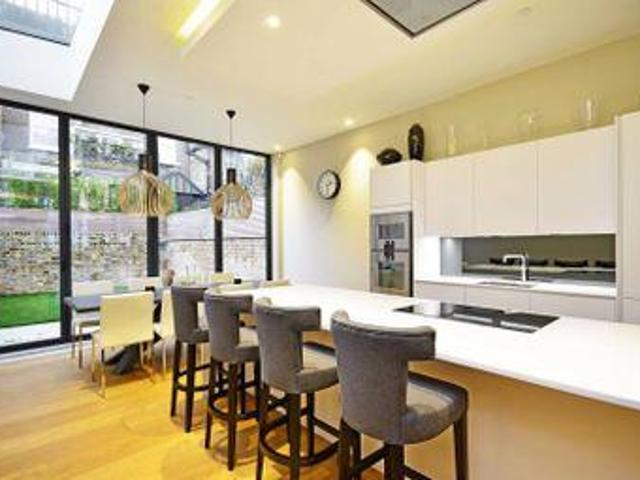 4 Bedrooms Flat for rent in Courtnell Street, Artesian Village, London W2