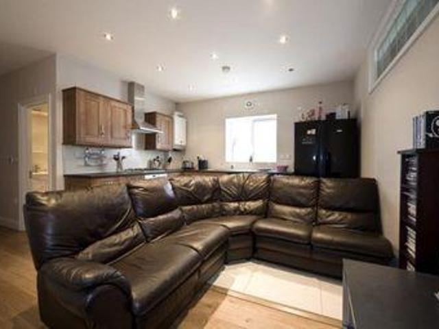 4 Bedrooms Flat for rent in Camden Road, Holloway N7