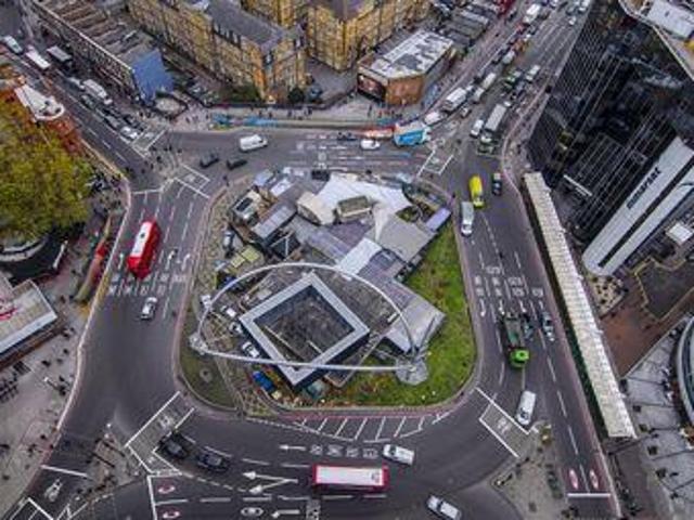 4 Bedrooms Flat for rent in City Road, London EC1V