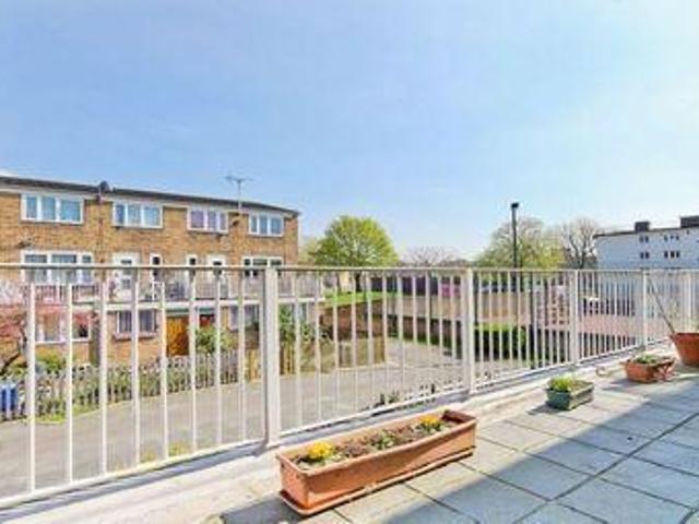 4 Bedrooms Flat for rent in Amina Way, London SE16