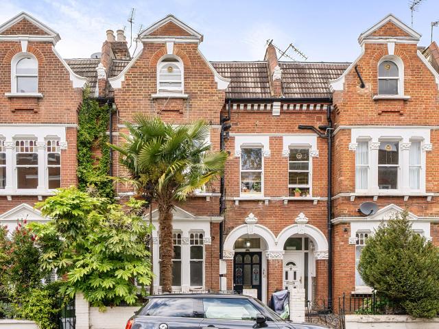 4 Bedrooms Flat for Rent in Addison Gardens | Foxtons