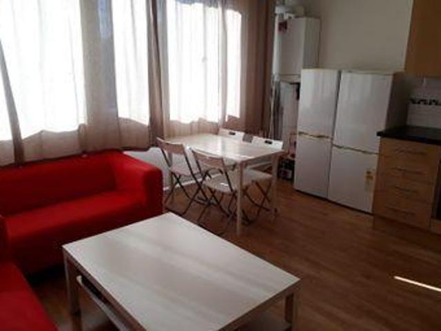 4 Bedrooms Flat for rent in Alton Road, London SW15