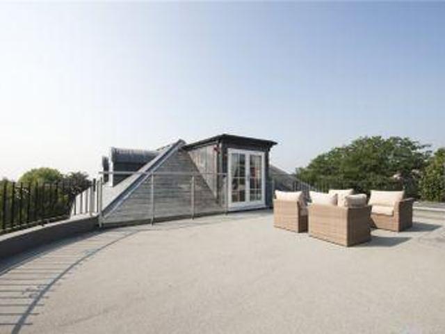4 Bedrooms Flat for rent in Arkwright Road, London NW3