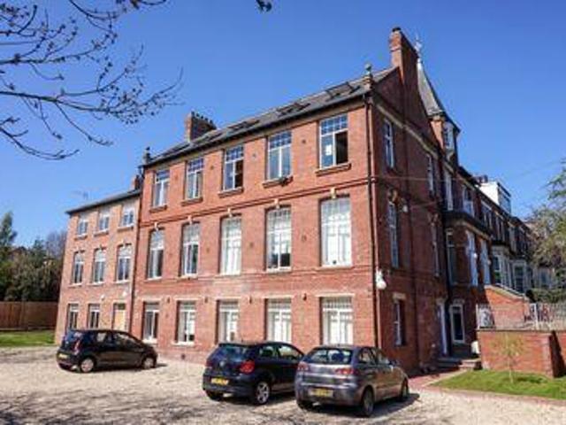 4 Bedrooms Flat for rent in Ash Grove, Hyde Park, Leeds LS6