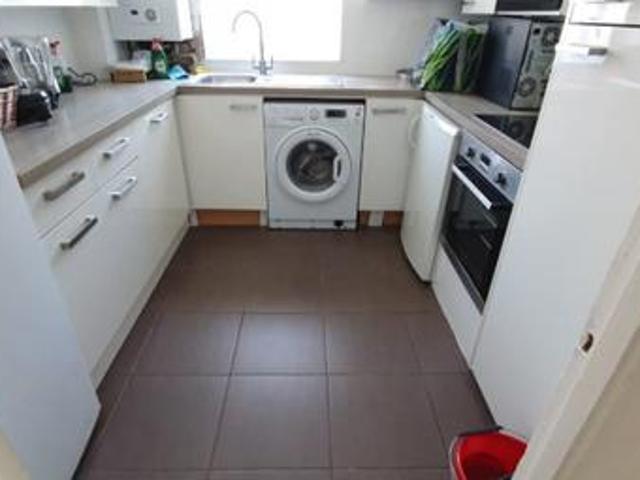 4 Bedrooms Flat for rent in Axminister Road, London N7