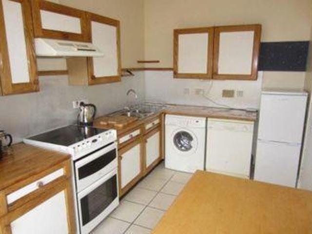 4 Bedrooms Flat for rent in Bath Court Flat 5, St. Luke´s Estate, Bath Street, London EC1V