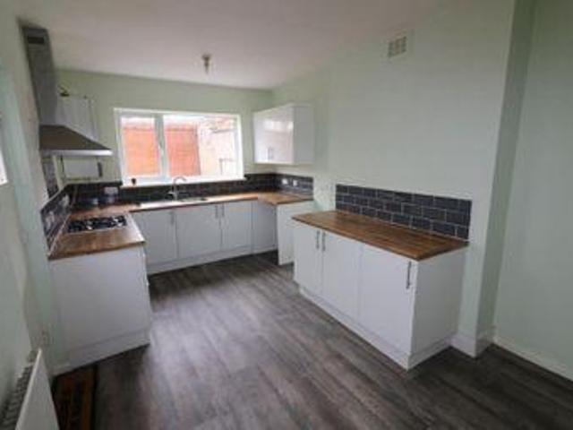 4 Bedrooms Flat for rent in Baythorne Street, London, Greater London. E3