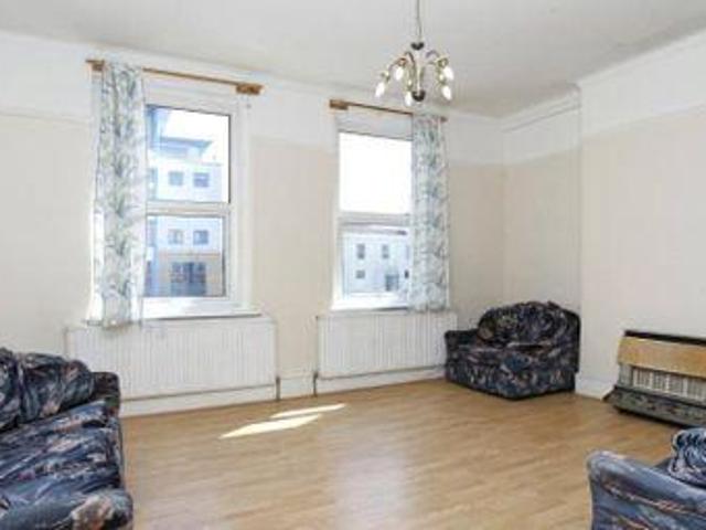 4 Bedrooms Flat for rent in Balham High Road, London SW12