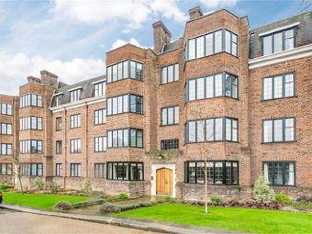 4 Bedrooms Flat for rent in Balliol House, Manor Fields, London SW15