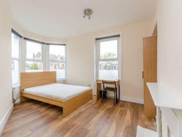 4 Bedrooms Flat for rent in Barmouth Road, Wandsworth SW18