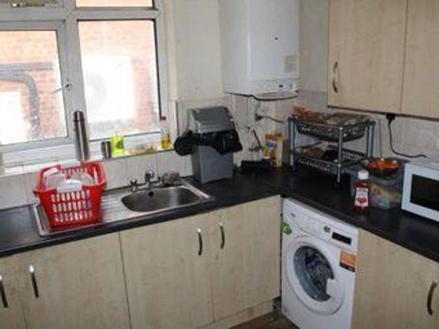 4 Bedrooms Flat for rent in Belgrave Road, Belgrave, Leicester LE4