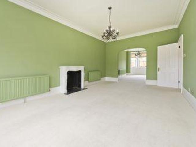 4 Bedrooms Flat for rent in Bina Gardens, London SW5