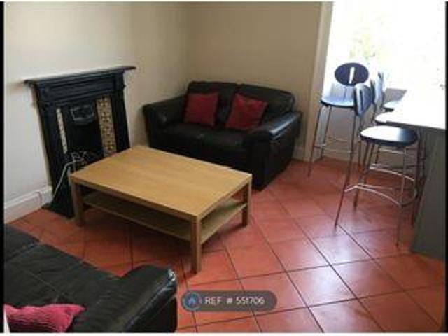 4 Bedrooms Flat for rent in Bruntsfield Place, Edinburgh EH10