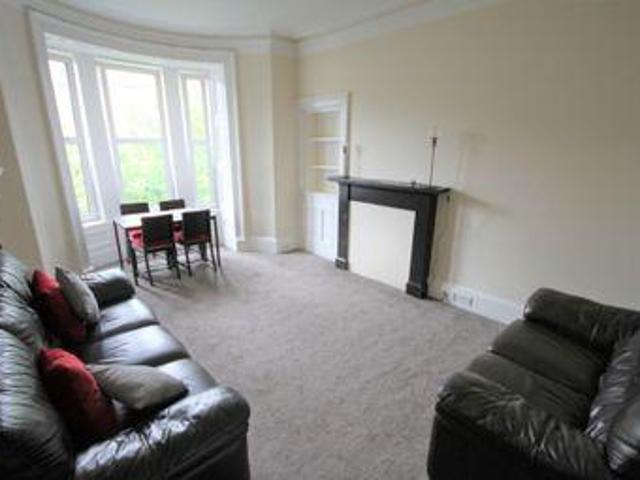 4 Bedrooms Flat for rent in Brougham Street, Tollcross, Edinburgh EH3