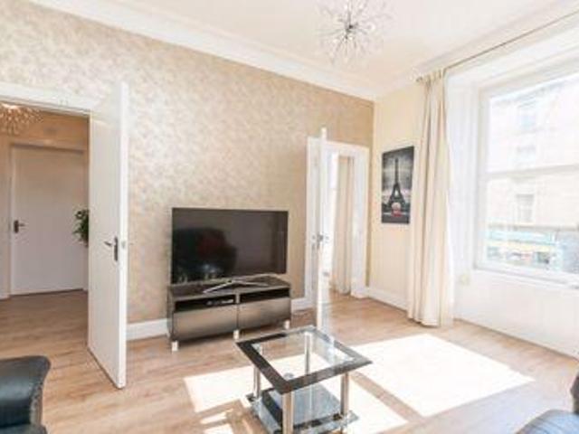 4 Bedrooms Flat for rent in Brougham Street, Tollcross EH3