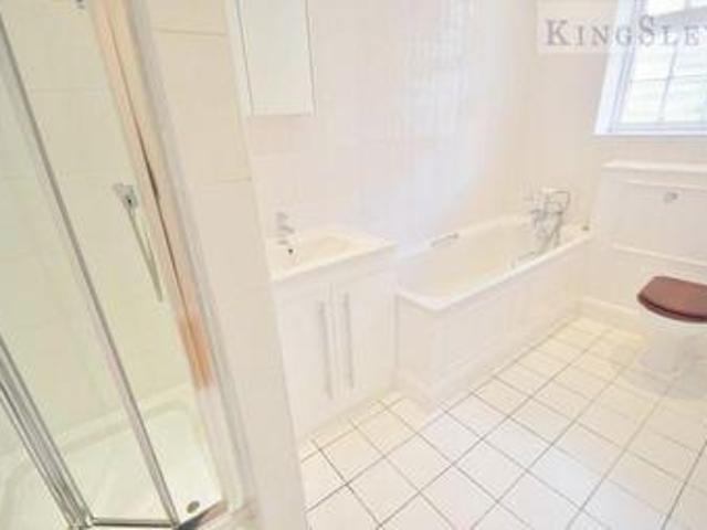 4 Bedrooms Flat for rent in Golders Green Crescent, London NW11