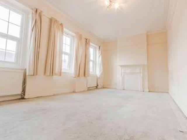 4 Bedrooms Flat for rent in Golders Green Road, London NW11