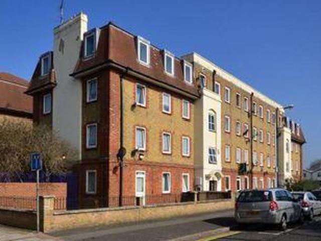 4 Bedrooms Flat for rent in Germanda Way, Stratford E15