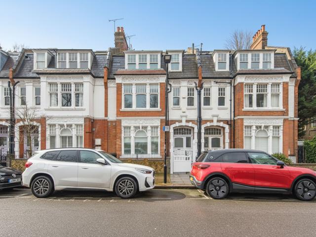 4 Bedrooms Flat for Rent in Glenilla Road | Foxtons