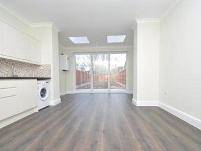 4 Bedrooms Flat for rent in Gloucester Road, Walthamstow E17