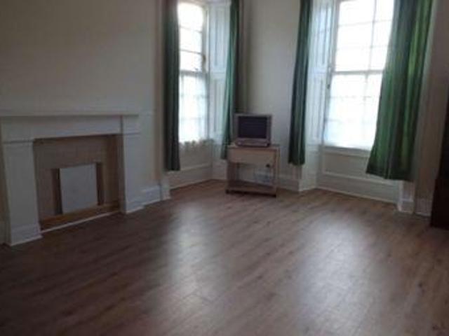 4 Bedrooms Flat for rent in Great George Street, Glasgow G12