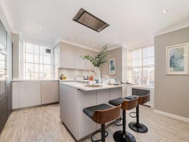 4 Bedrooms Flat for rent in Grosvenor Square, Mayfair, London W1K