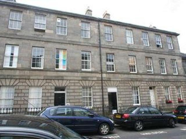 4 Bedrooms Flat for rent in Grove Street, Edinburgh EH3