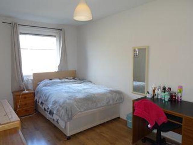 4 Bedrooms Flat for rent in Dowdeswell Close, Roehampton SW15